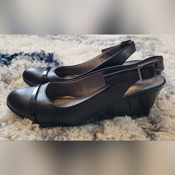 Life Stride | Shoes | Life Stride Vegan Leather Judge Wedge Slingback ...